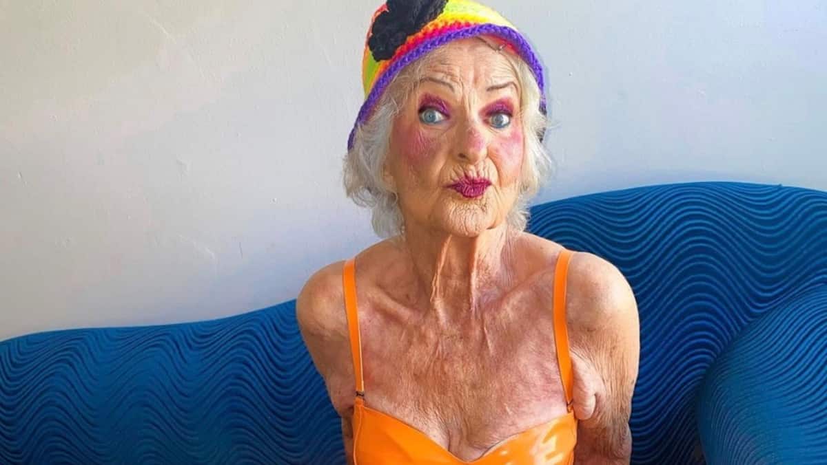 Do You Need To Change Your Clothing Style As You Age do-you-need-to-change-your-clothing-style-as-you-age