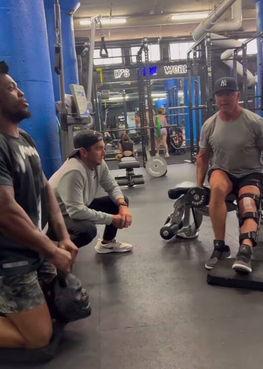 Derrick Henry s’entraîne avec... Shane McMahon | JDQ
