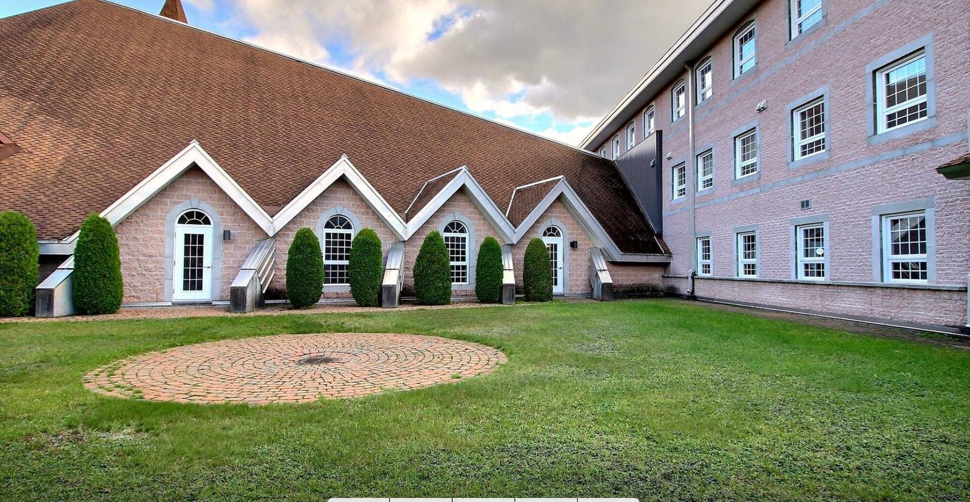 [PHOTOS] Le Monastère des Pères Trappistes est à vendre au grand public ...