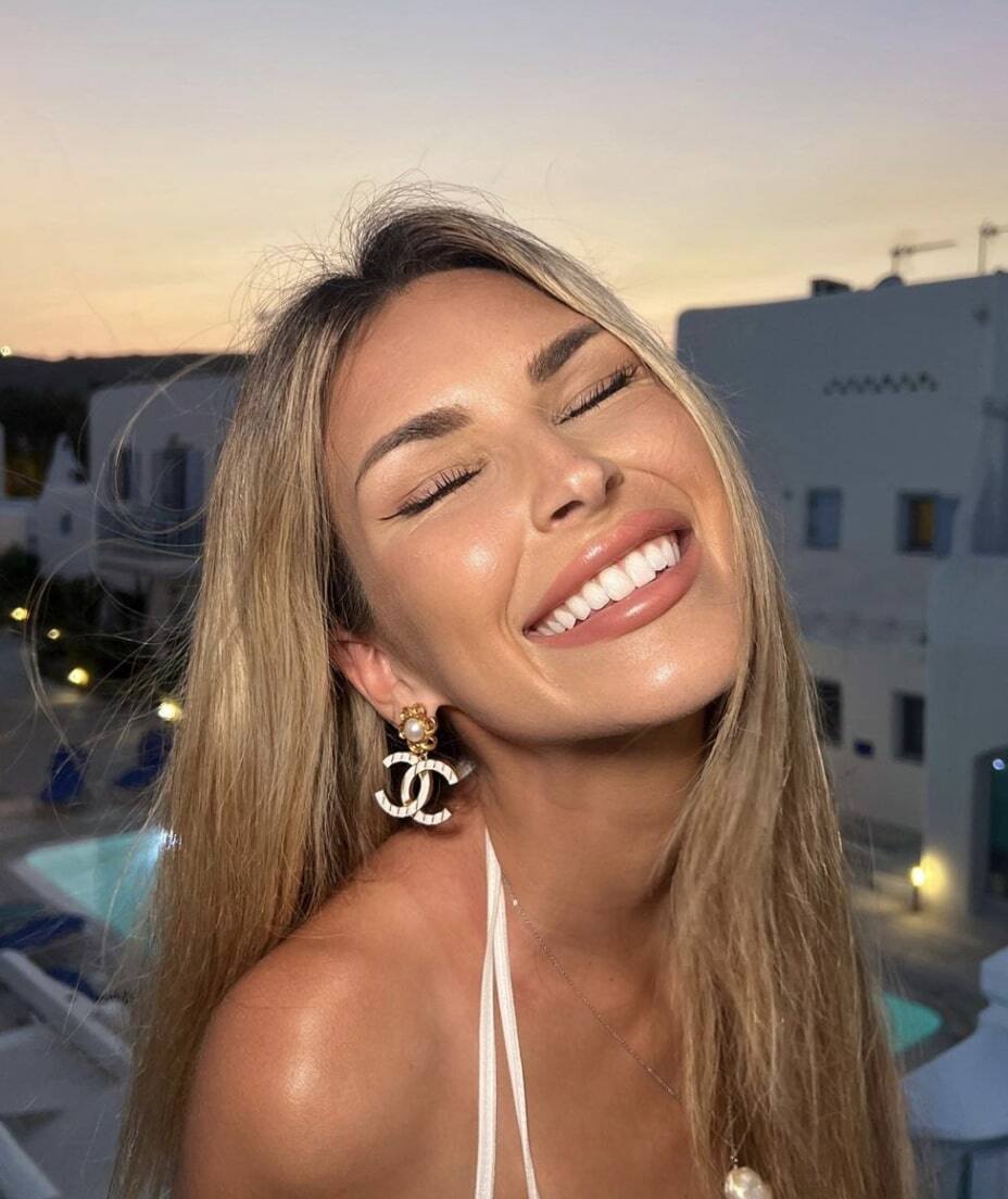 Voici la villa de rêve en Grèce où Élisabeth Rioux a séjourné pour ...