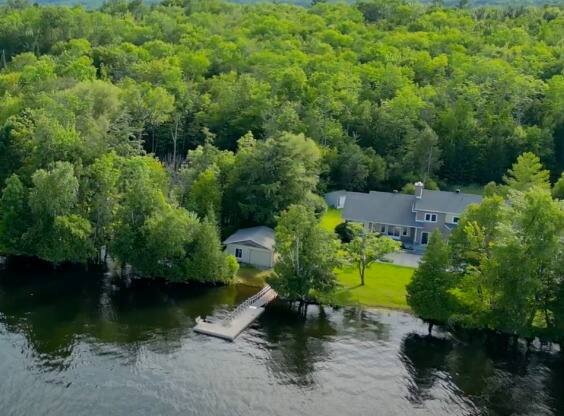 Le bord du Memphrémagog pour moins de 3 M$ à Austin | JDM