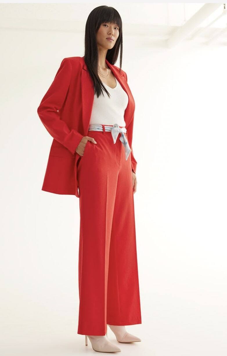 Voici LA couleur la plus tendance de l'hiver à avoir dans sa garde-robe ...