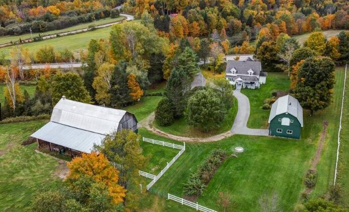 Il aura suffi d’un million de dollars pour s’offrir cette fermette | JDM