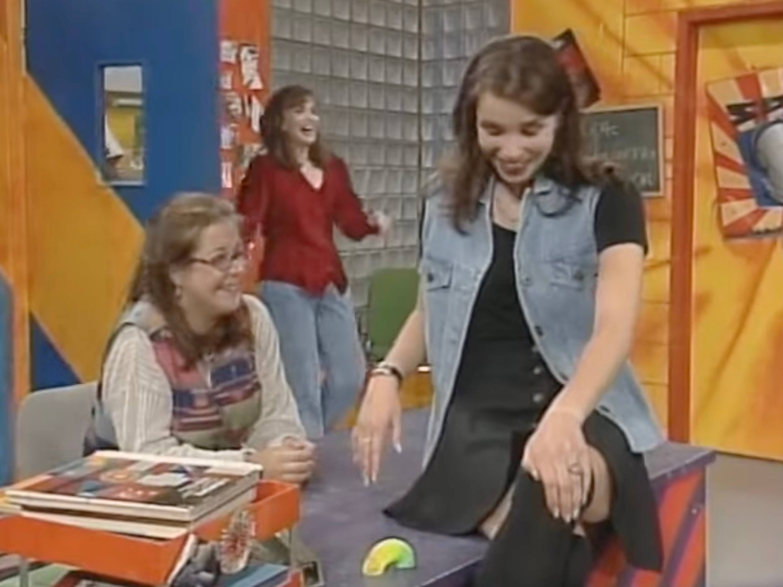 27 looks iconiques de Maria Lopez dans Radio Enfer | Le Sac de chips