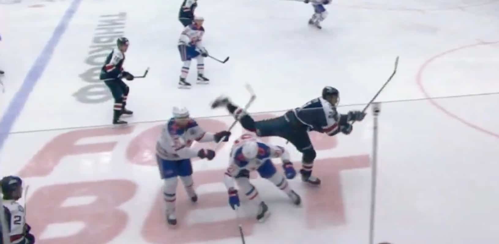 Hockey: Anton Silayev a possiblement évité le désastre | JDQ