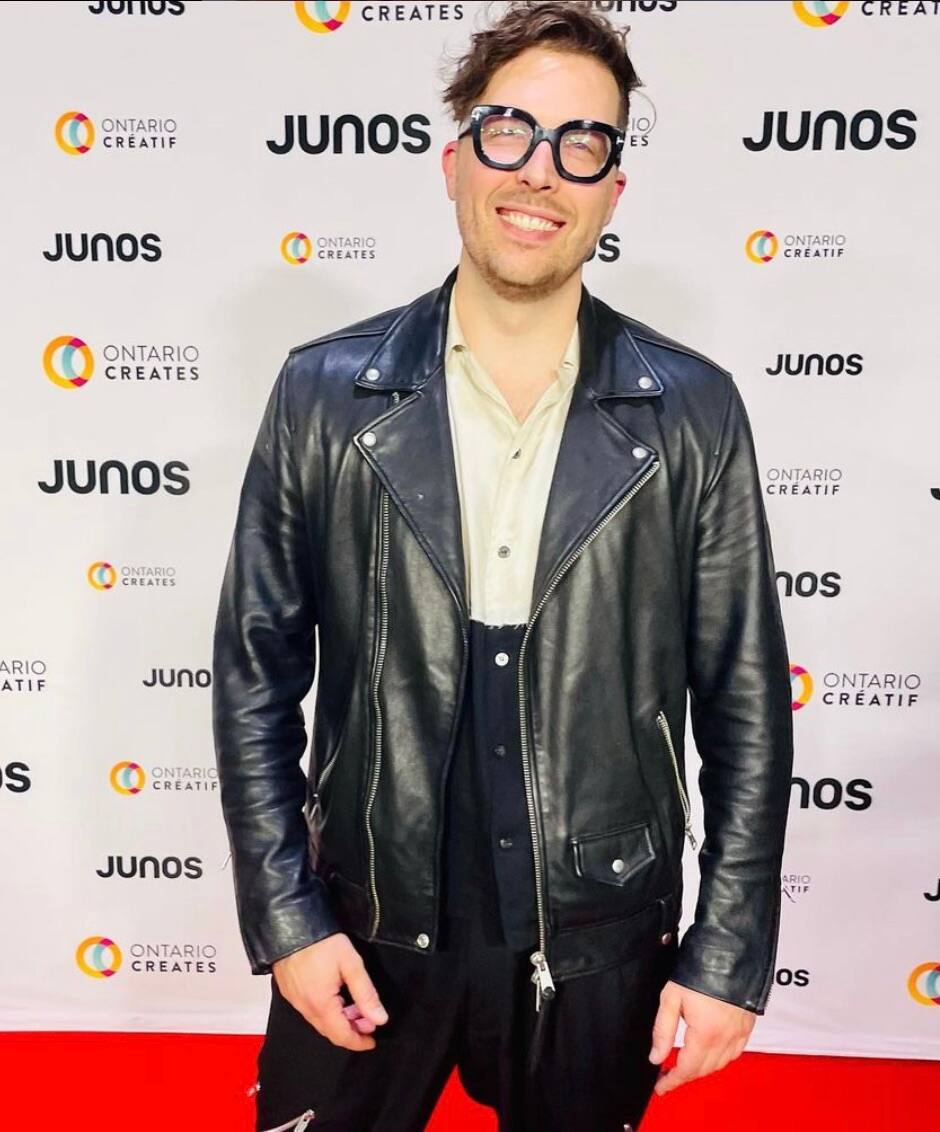 Guitariste québécois des vedettes: Pierre-Luc Rioux fait équipe avec ...