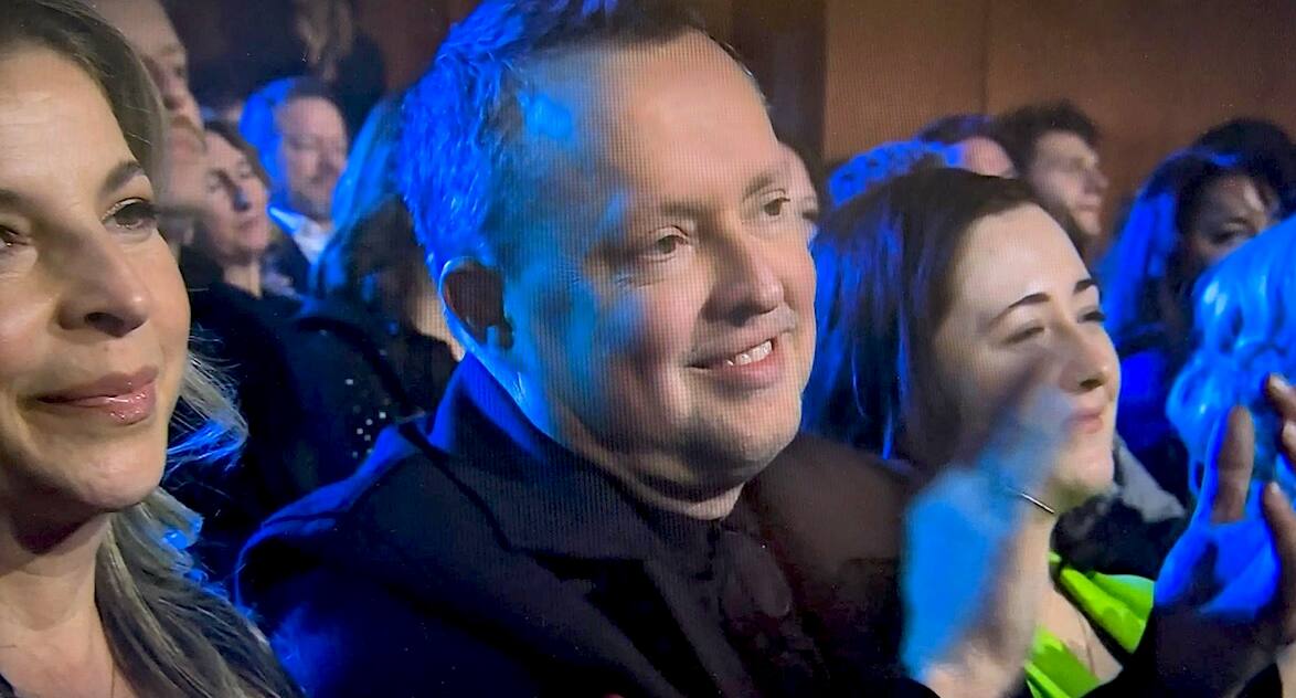 Mike Ward et son amoureuse ensemble au Gala Les Olivier | 7 Jours