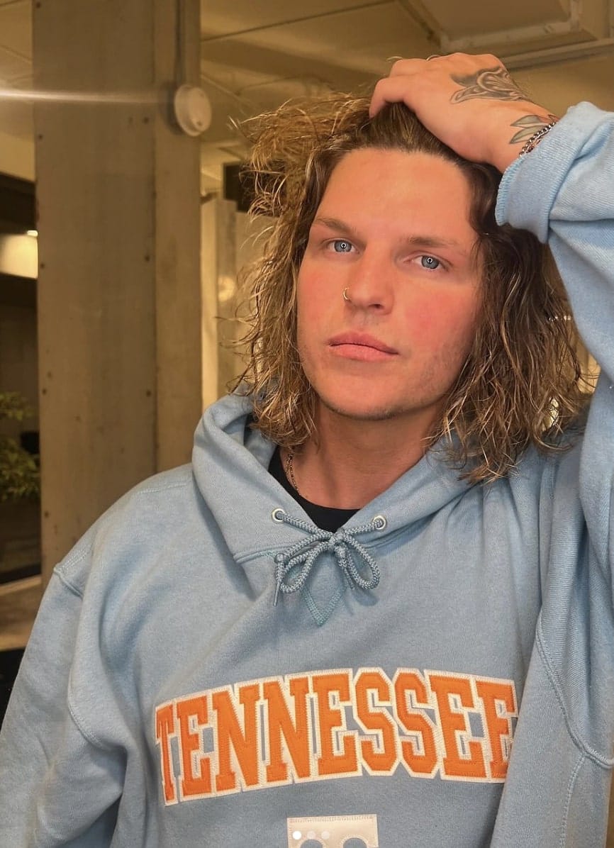 Hugo Brochu Spotted with Mystery Girl After Breakup - Exclusive Photos ...