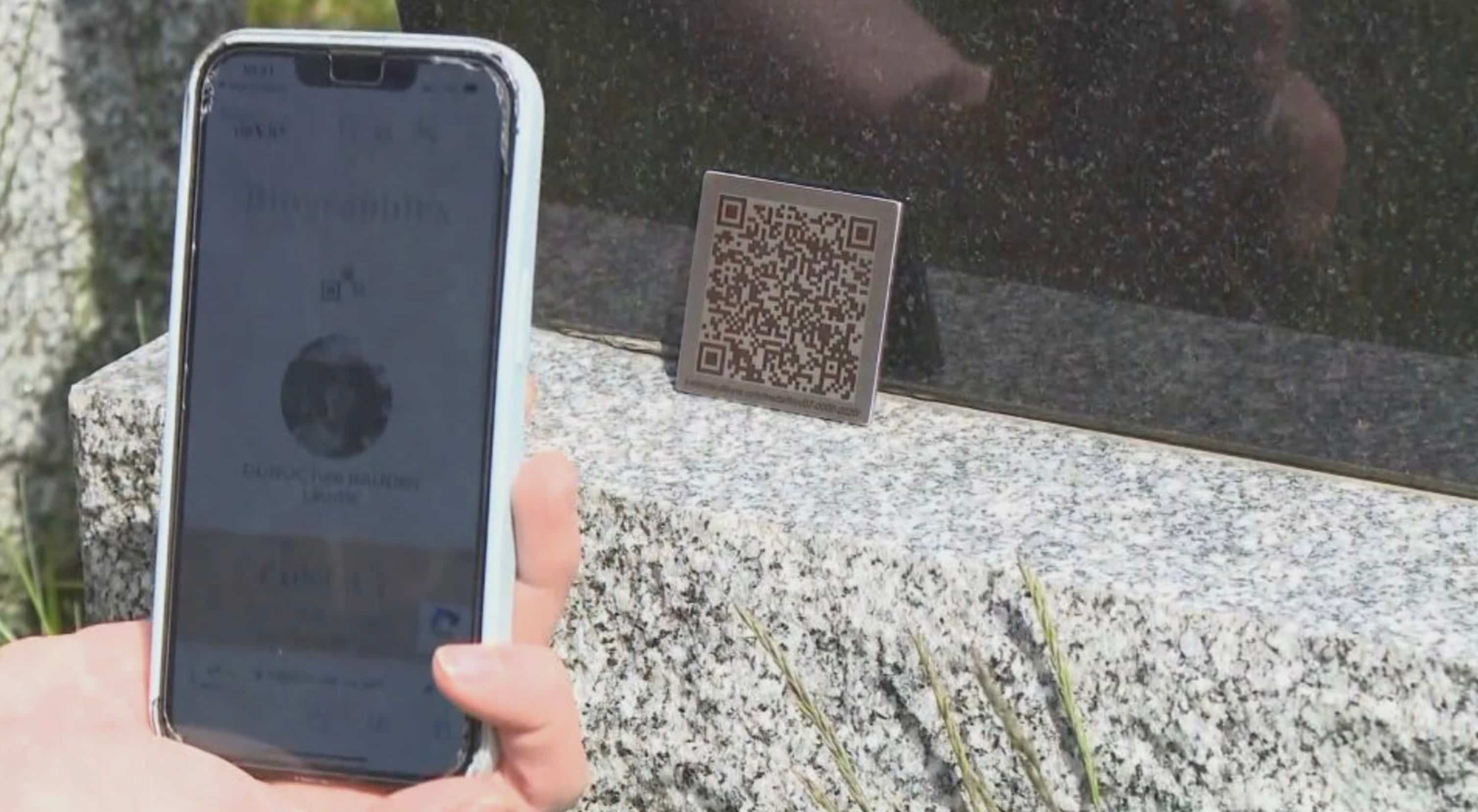 Des codes QR sur les pierres tombales pour accéder à de précieux ...