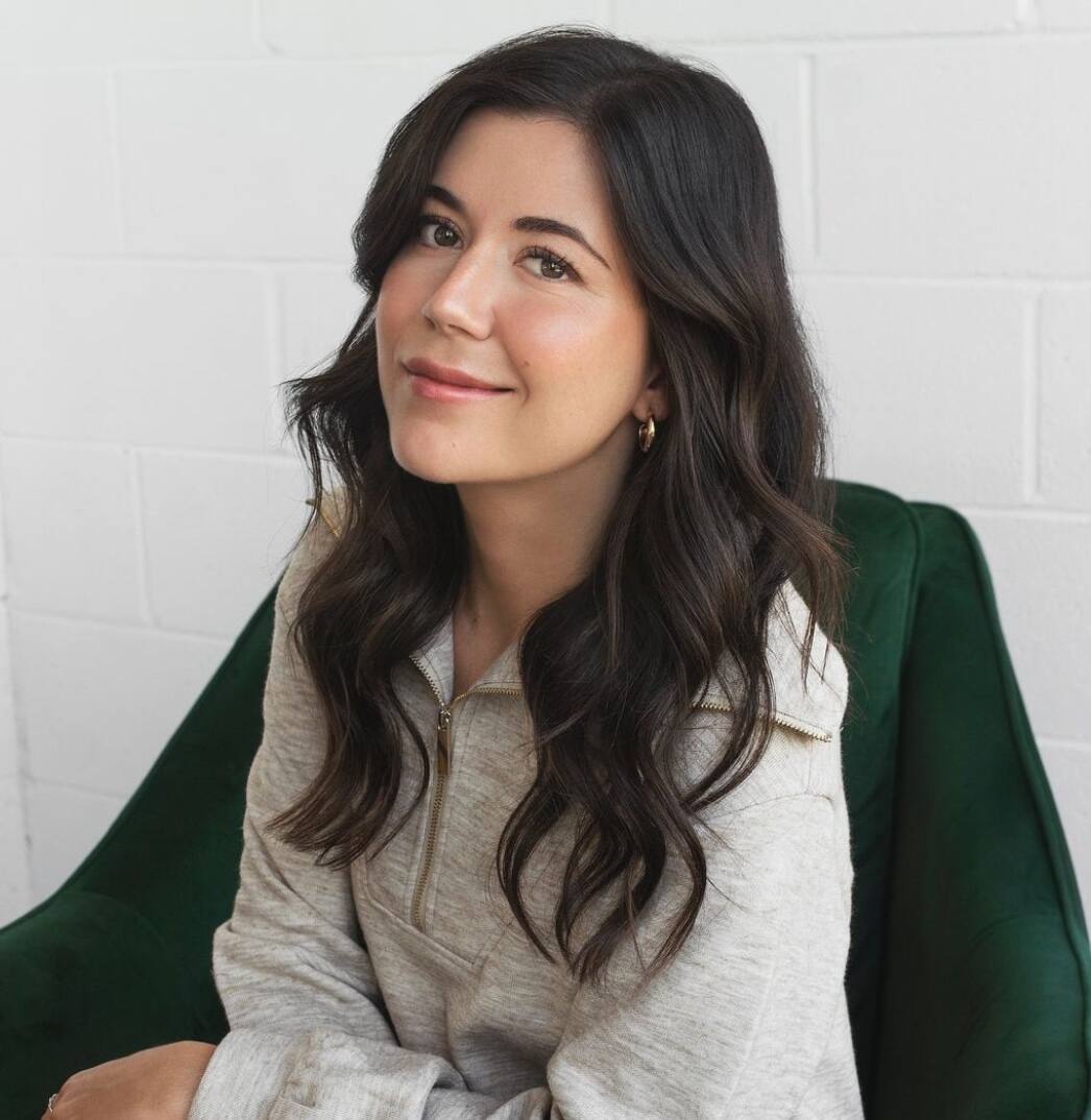 Catherine Fournier fait tourner les têtes dans cette robe qui sublime ...