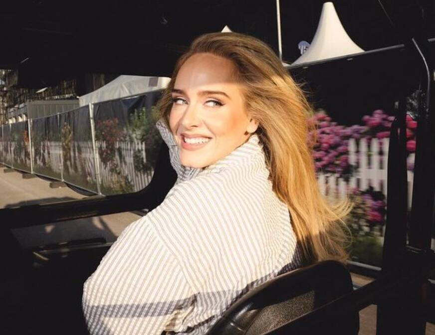 Adele annonce qu'on ne la reverra plus pendant longtemps car elle vivra ...