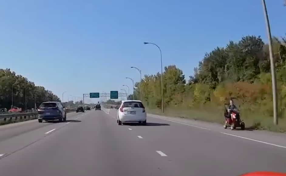 Un quadriporteur aperçu sur l’autoroute 640 | Le Sac de chips