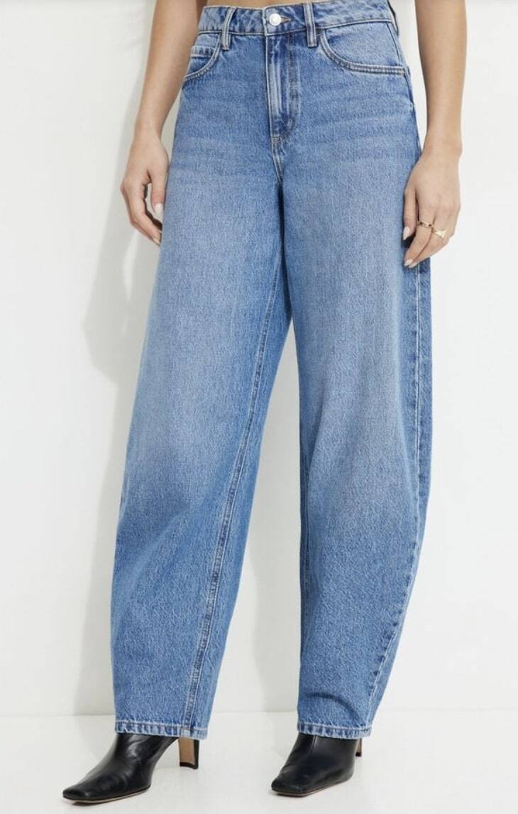 Ludivine Reding nous dévoile son jean incontournable de l'automne | billie