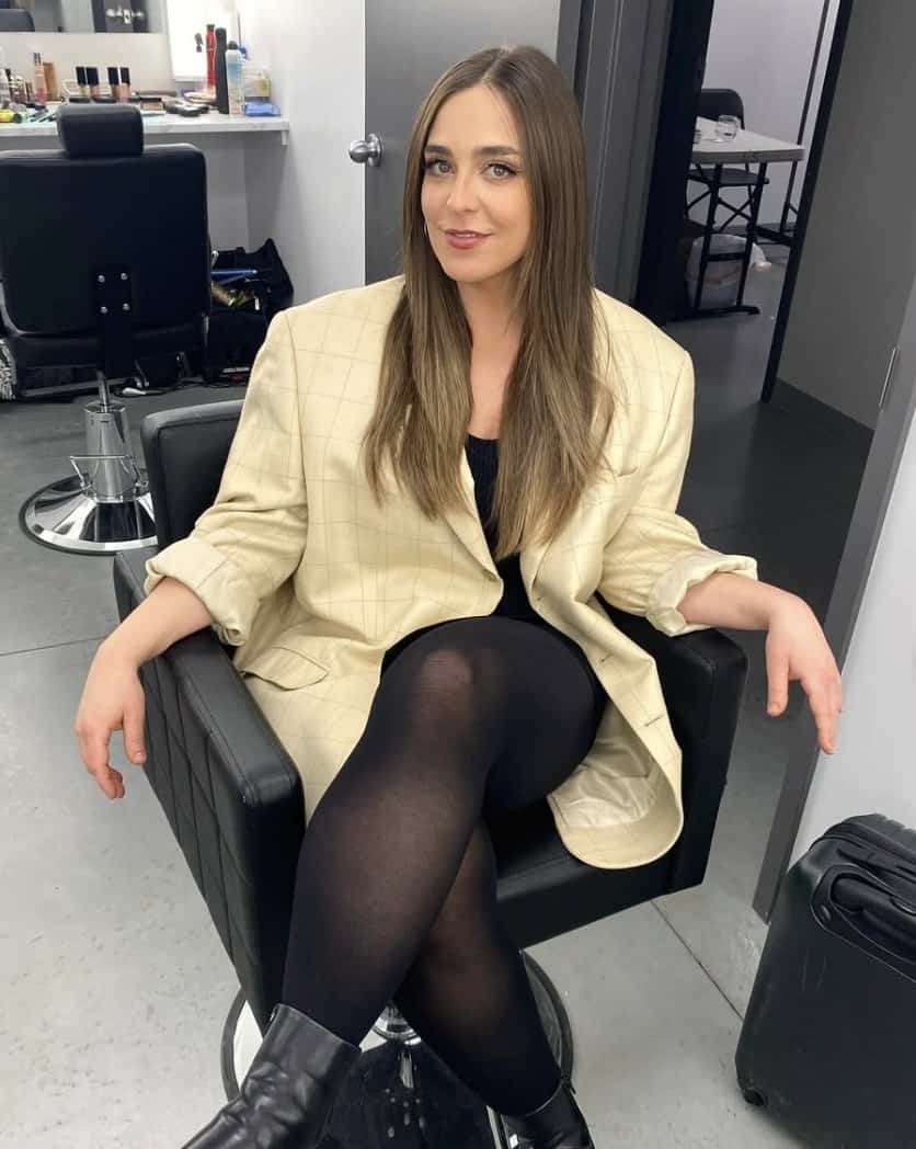 Chloée Deblois officialise sa relation amoureuse avec un acteur sur ...