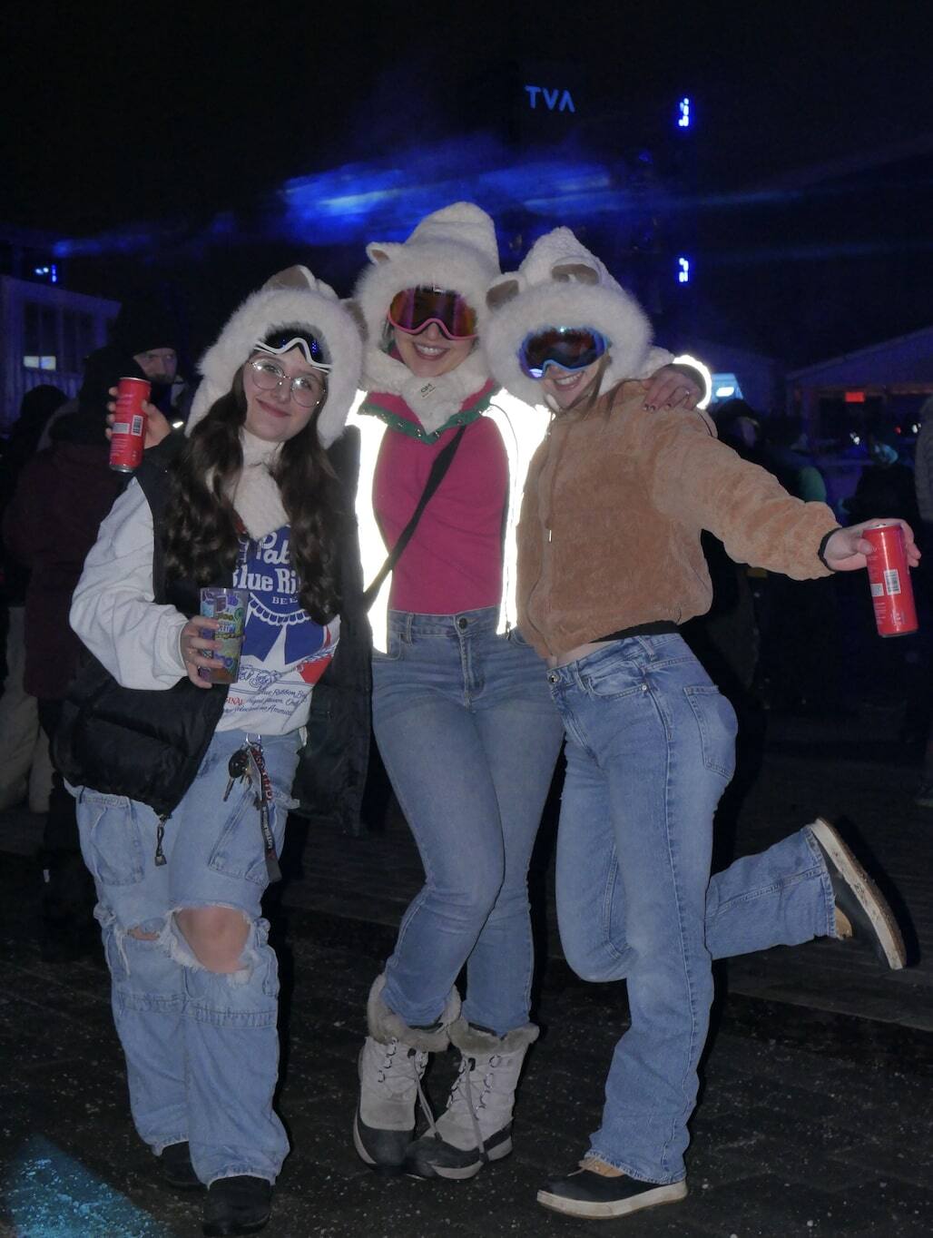 Découvrez les looks les plus chauds des festivaliers à Igloofest Québec ...