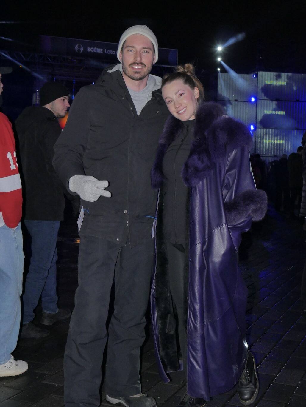 Découvrez les looks les plus chauds des festivaliers à Igloofest Québec ...
