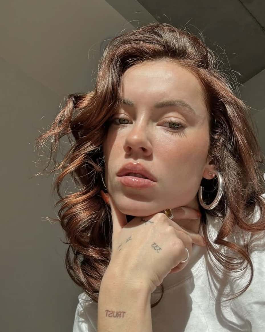 Jessica Roux critique ce média traditionnel avec virulence | billie