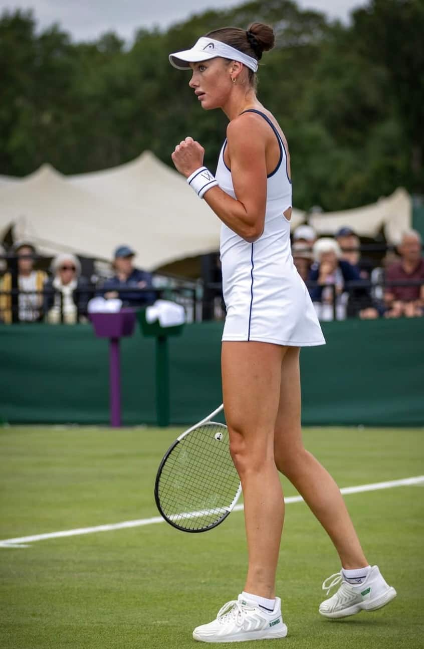 Mannequin à ses heures: qui est la Canadienne qualifiée Carson ...