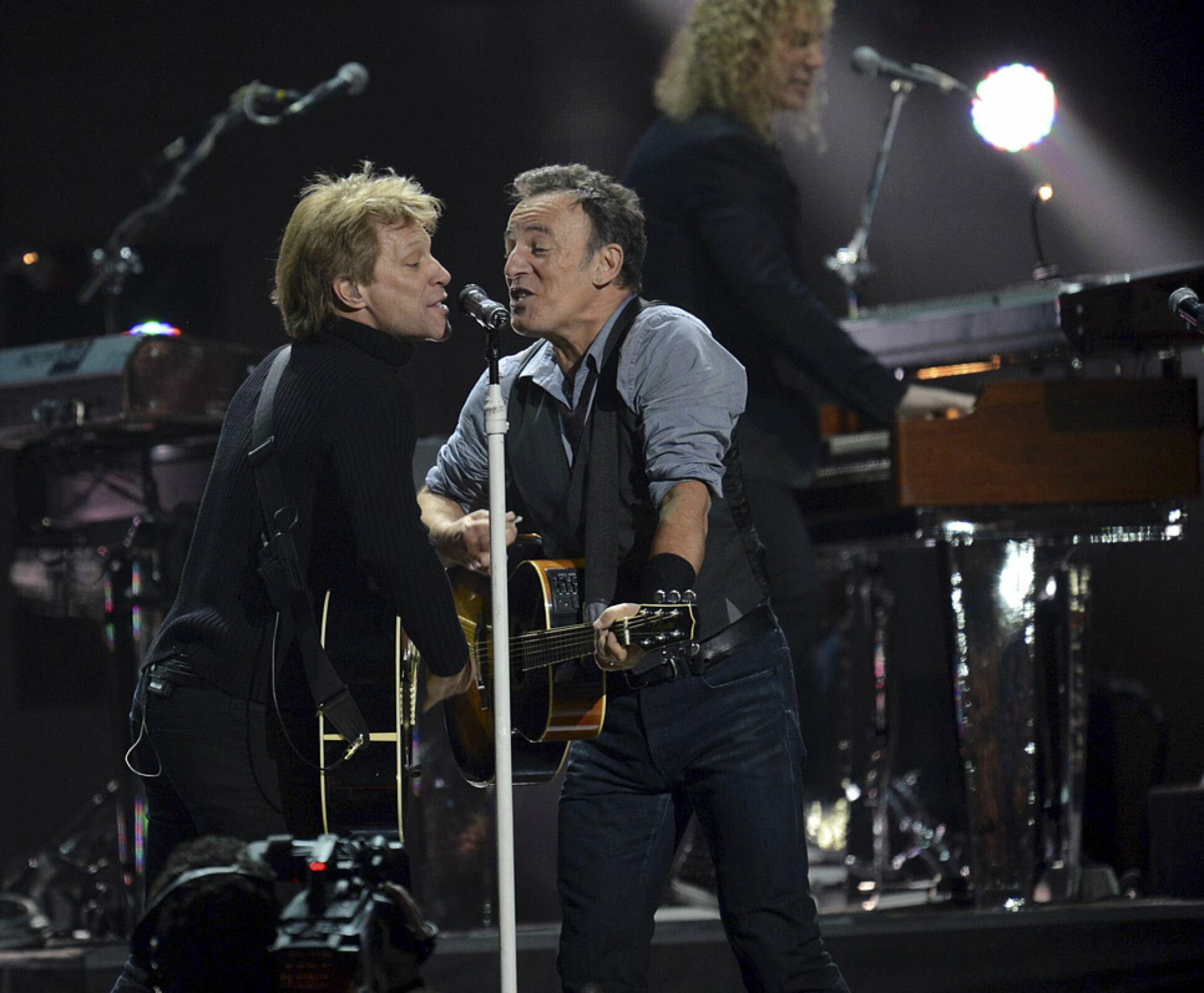 Bon Jovi et Bruce Springsteen font équipe pour une nouvelle version ...