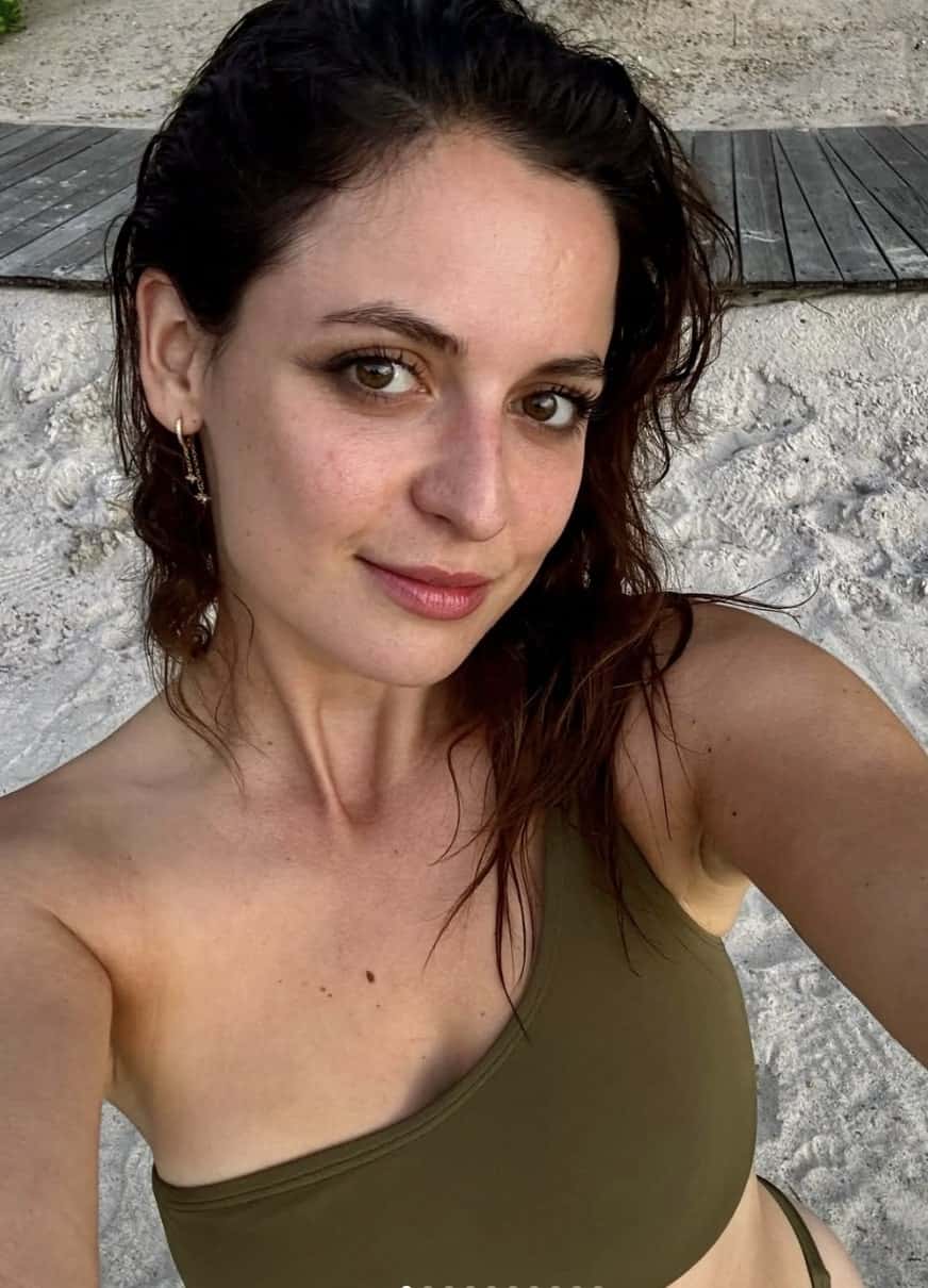 Karine St-Michel victime d'un vol d'une grande violence en voyage | billie