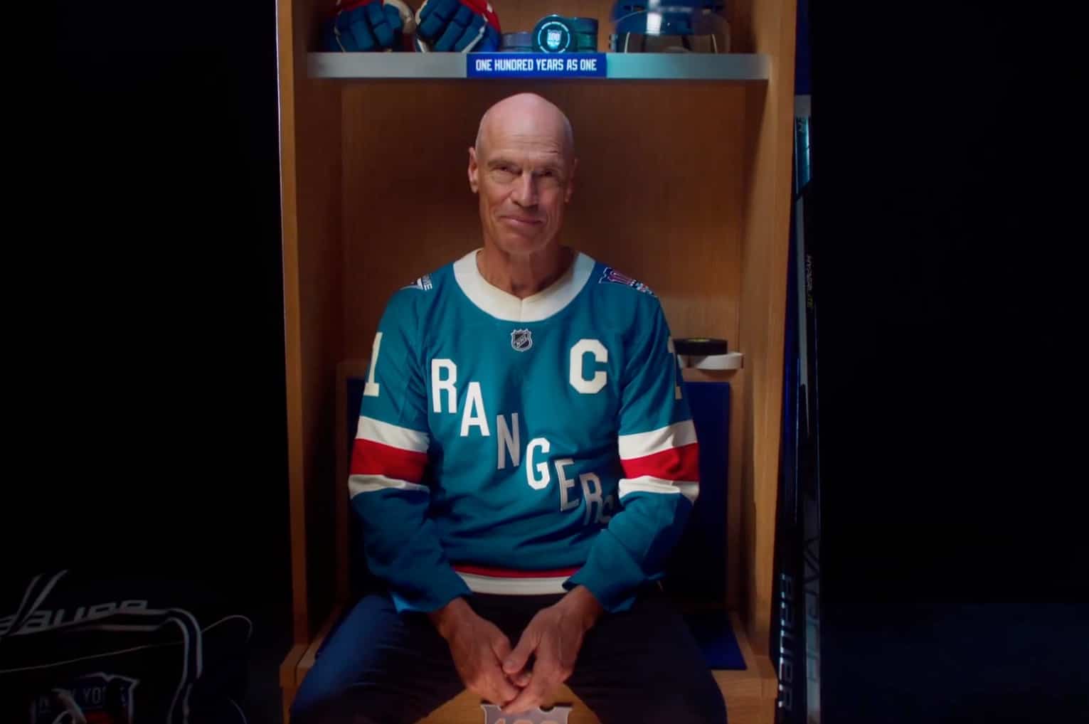 Mark Messier présente le chandail du centenaire des Rangers | JDM