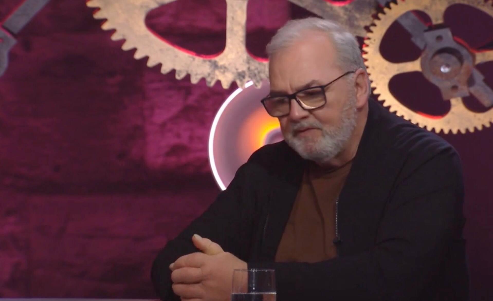 Gildor Roy a dû être suivi par des policiers pendant un tournage | 7 Jours