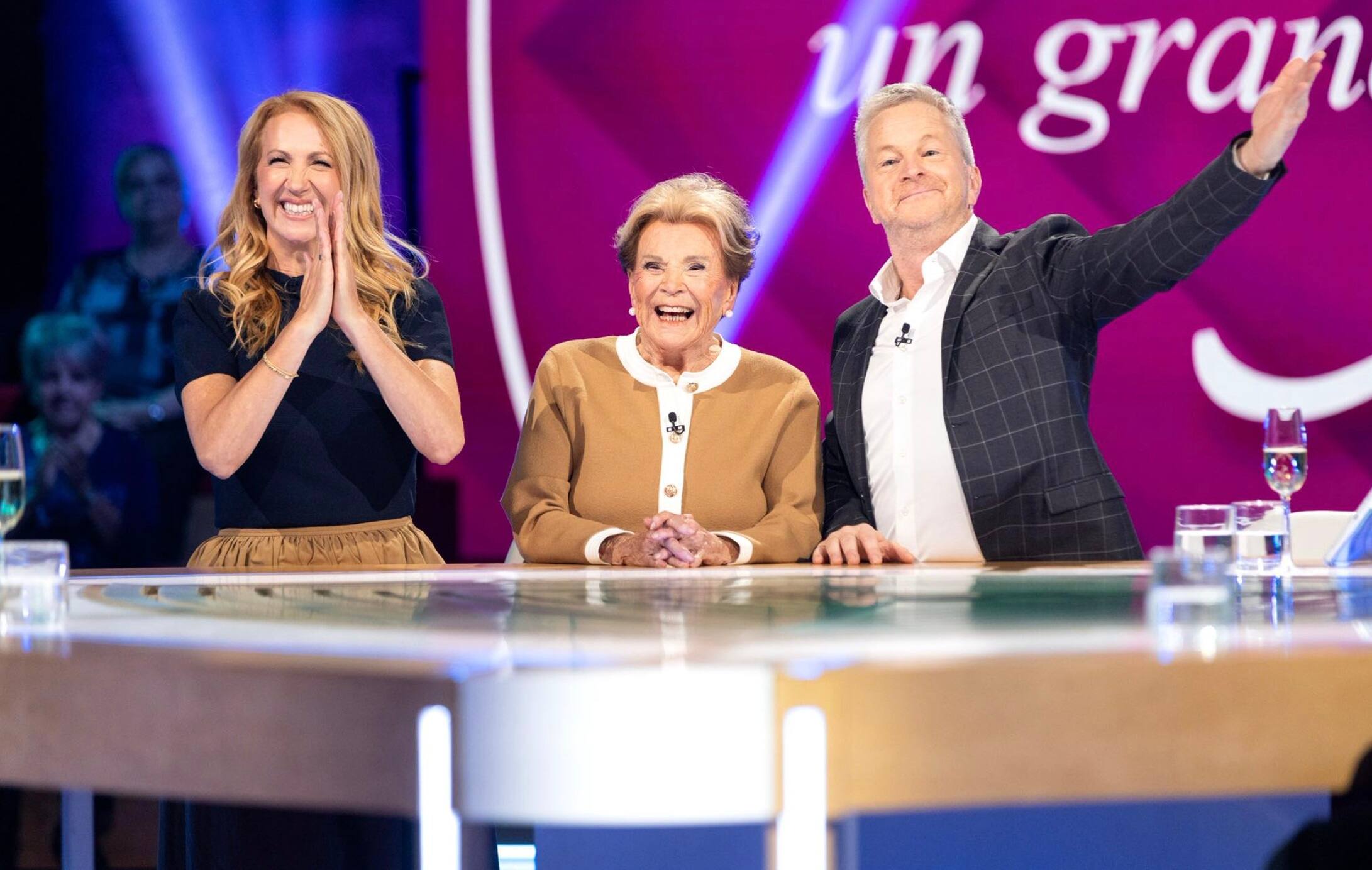 Le public bouleversé par l’hommage rendu à Janette Bertrand aux ...