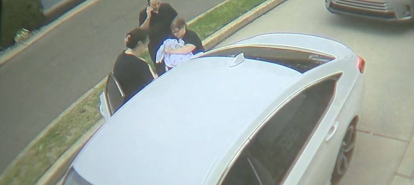 EN VIDÉO | La gérante d’un Taco Bell porte secours à un bébé qui avait ...