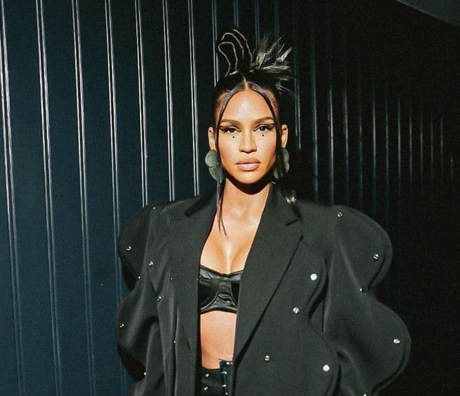 Au procès de P. Diddy, Cassie s'apprête à vivre un contre ...