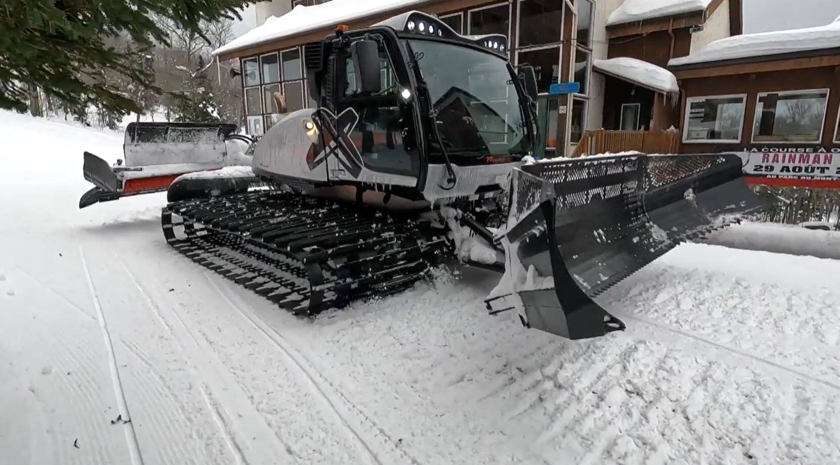 Dévaler les pistes en novembre sur de la neige naturelle | TVA Nouvelles