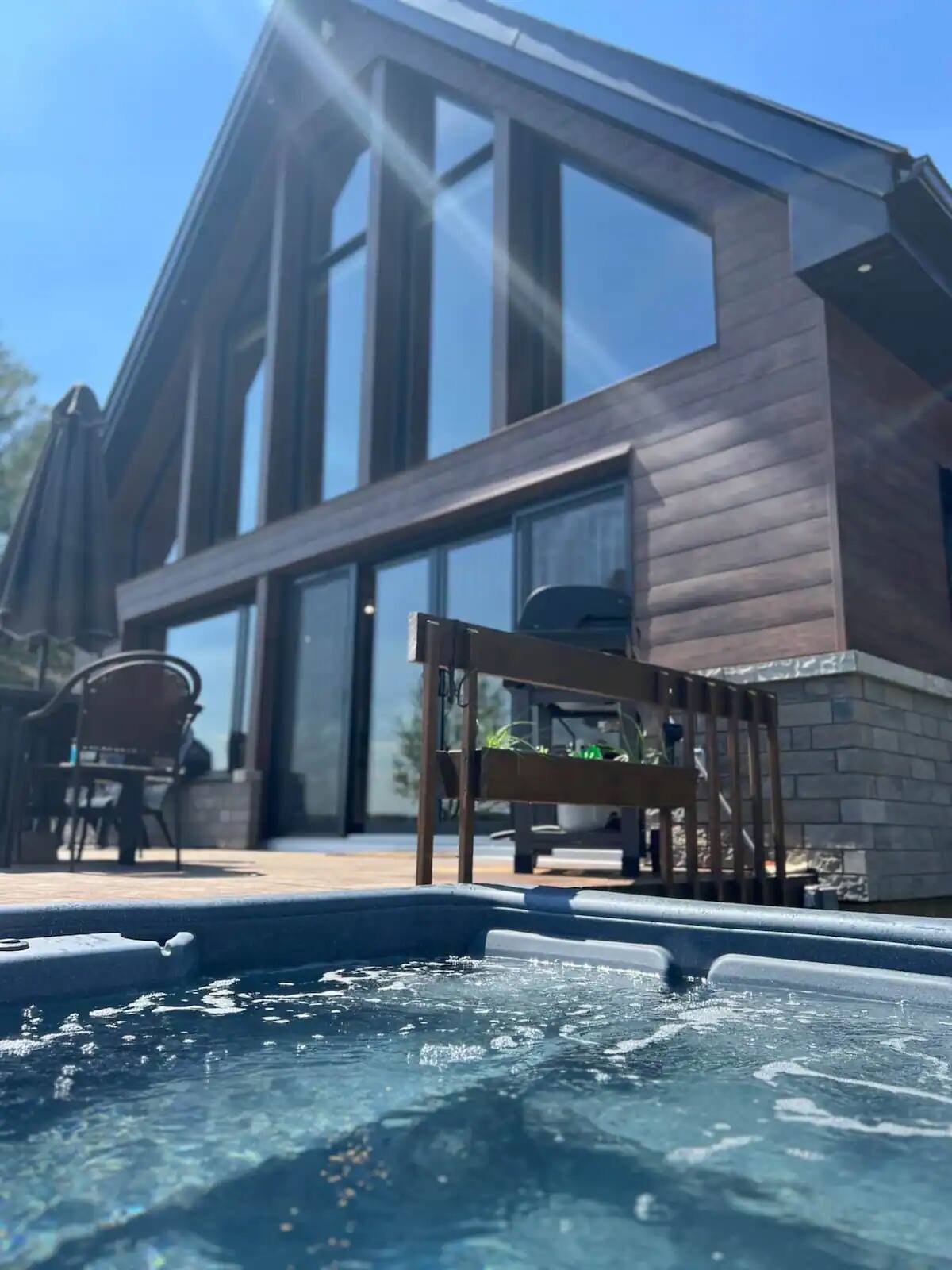 10 plus beaux mini-chalets avec spa à louer au Québec | Salut Bonjour