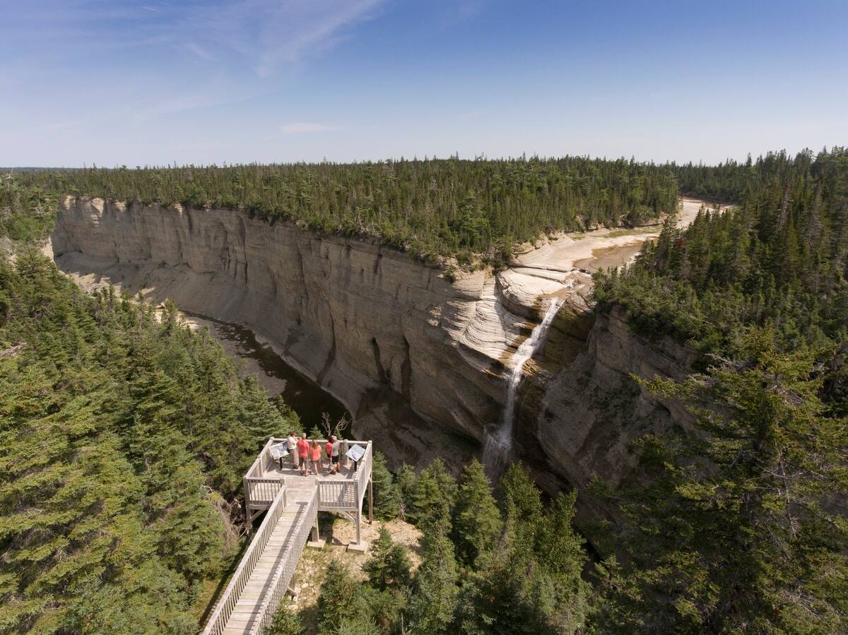 VOYAGE | LES 5 PLUS BELLES CHUTES DU QUÉBEC | Salut Bonjour