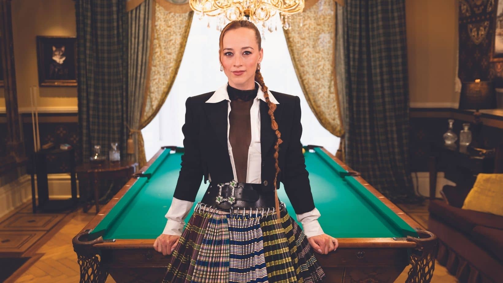 Karine Vanasse nous donne des détails sur la téléréalité Les traitres ...