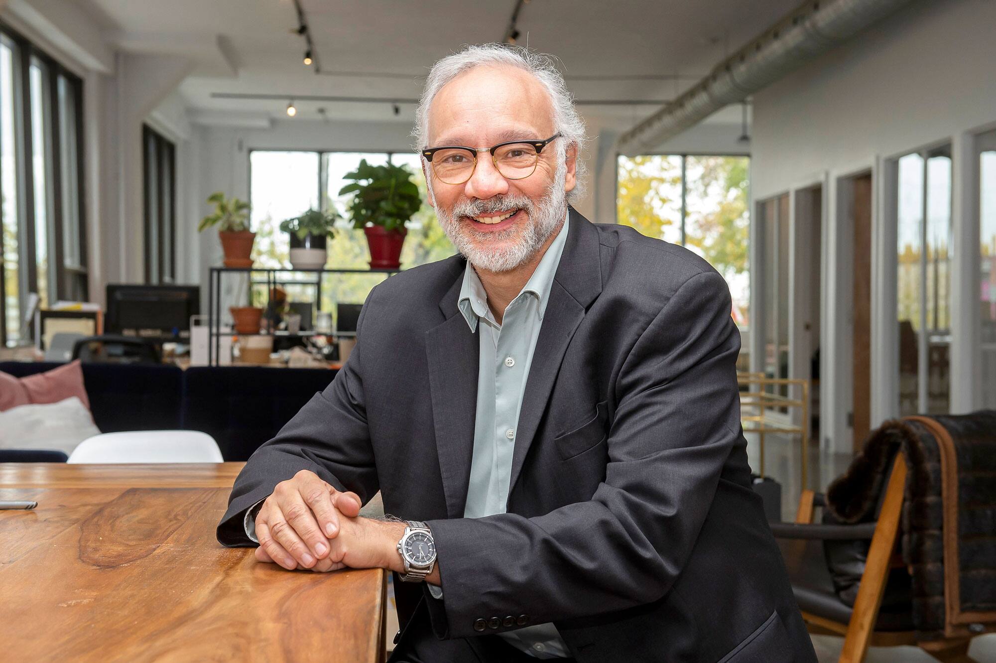 Un premier roman pour Joseph Facal | Le Journal de Montréal