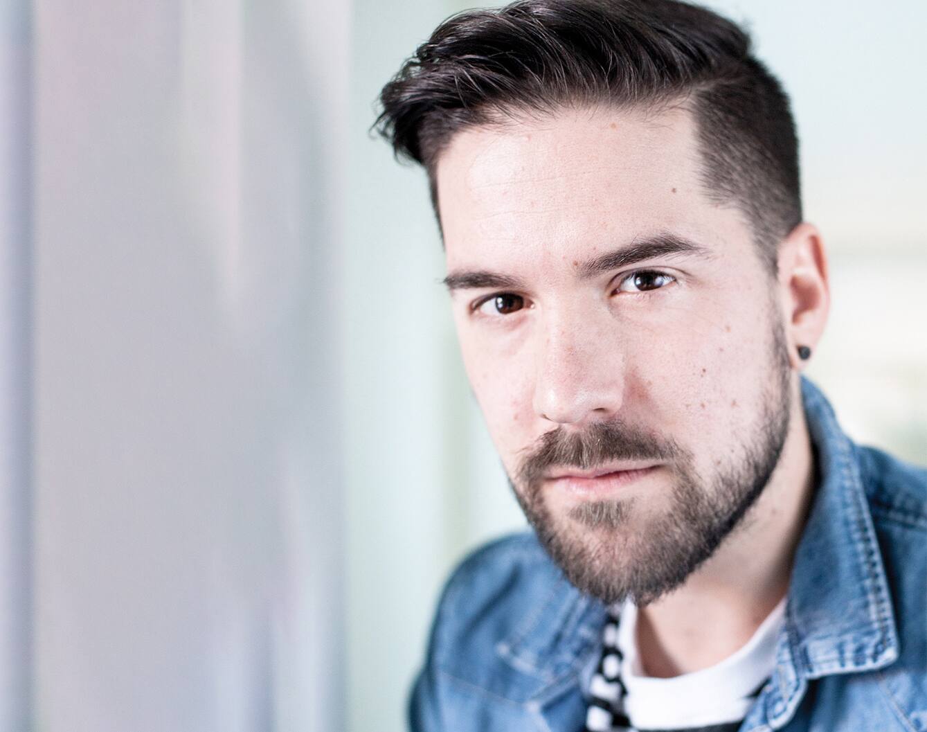 «Taches d’huile» de Jonathan Bécotte: un papa mécanicien et son fils ...