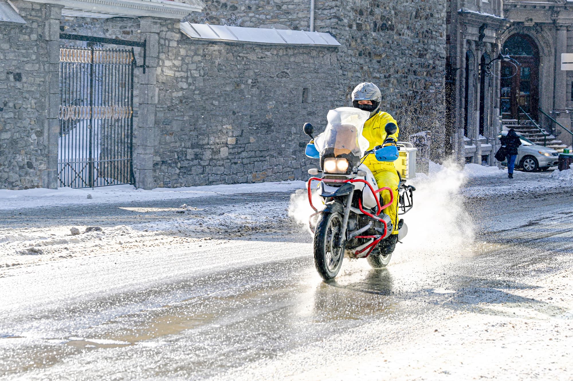 L’homme qui roule à moto tout l’hiver | JDM