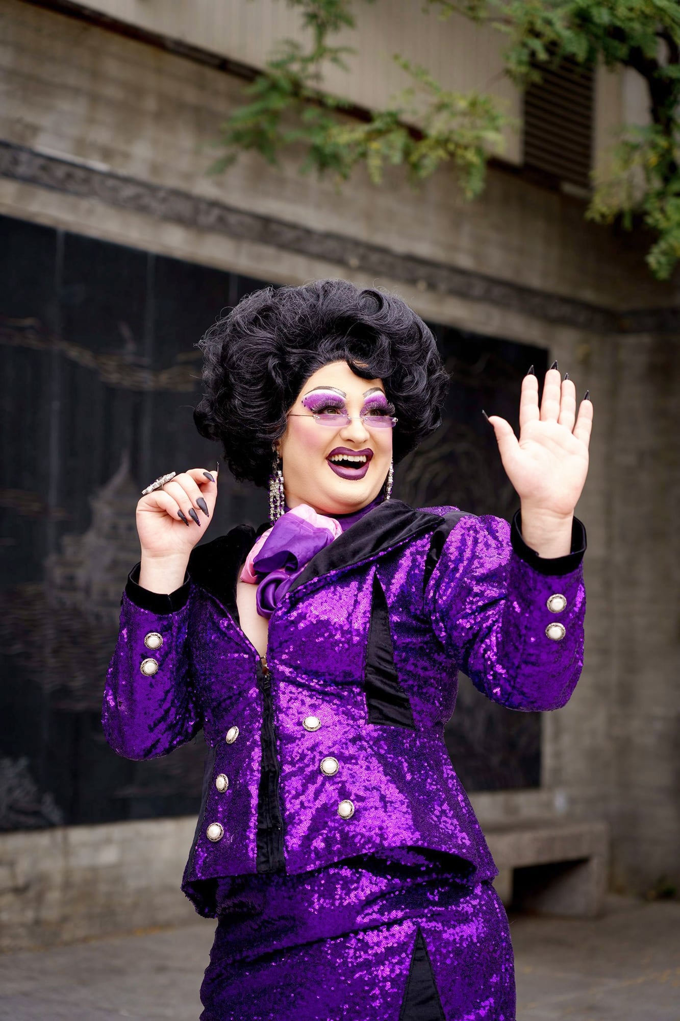 BITCHfest: Mona de Grenoble va se payer la tête de Mathieu Dufour | JDM