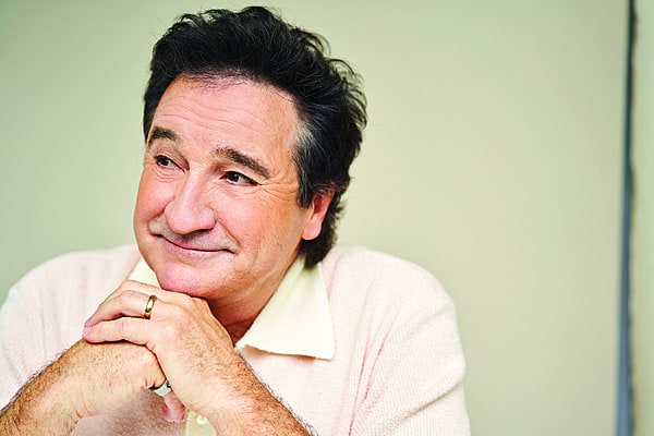 René Simard sur son bonheur d’être grand-père | 7 Jours