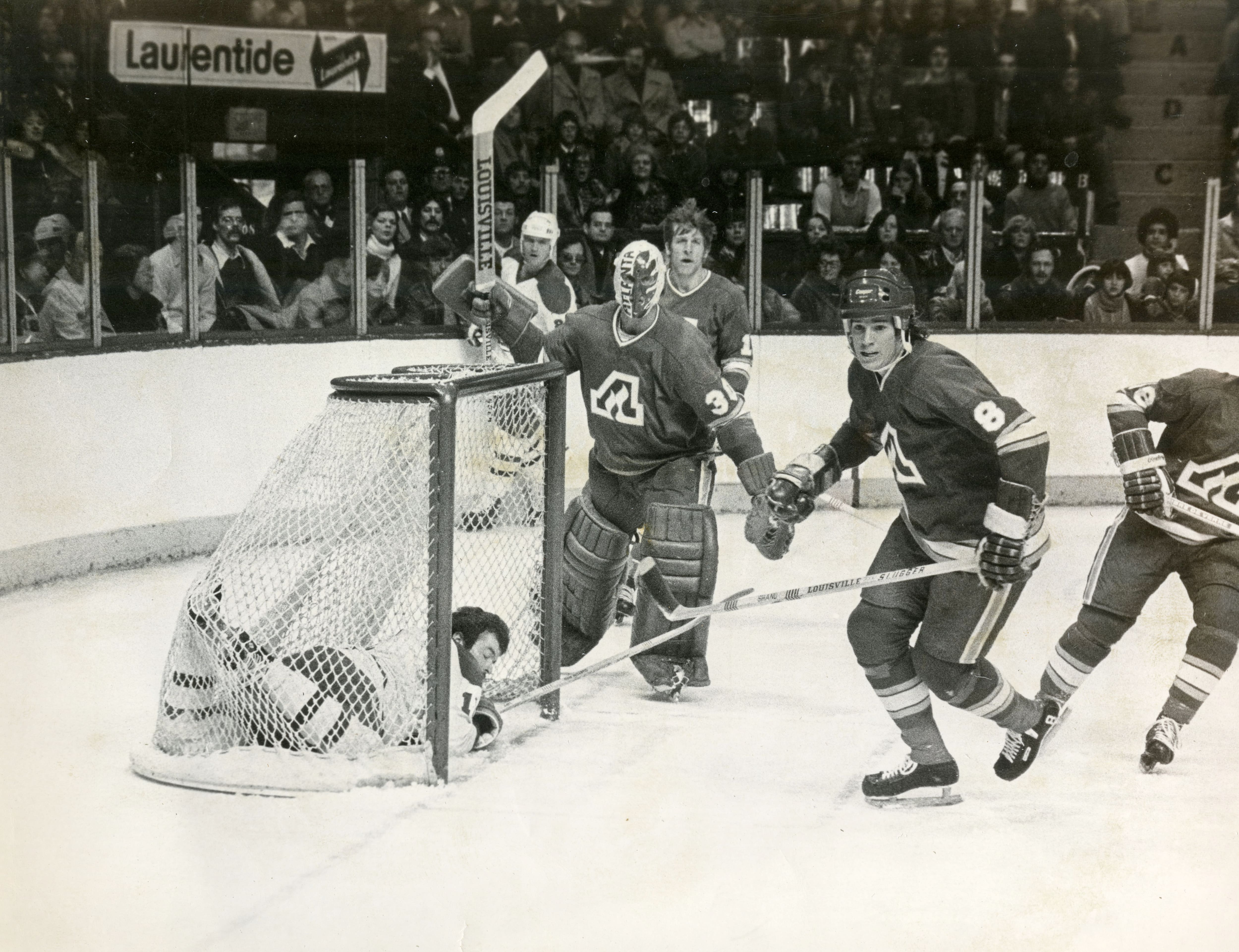 [PHOTOS] 12 gardiens de but qui portaient jadis fièrement le masque | JDM