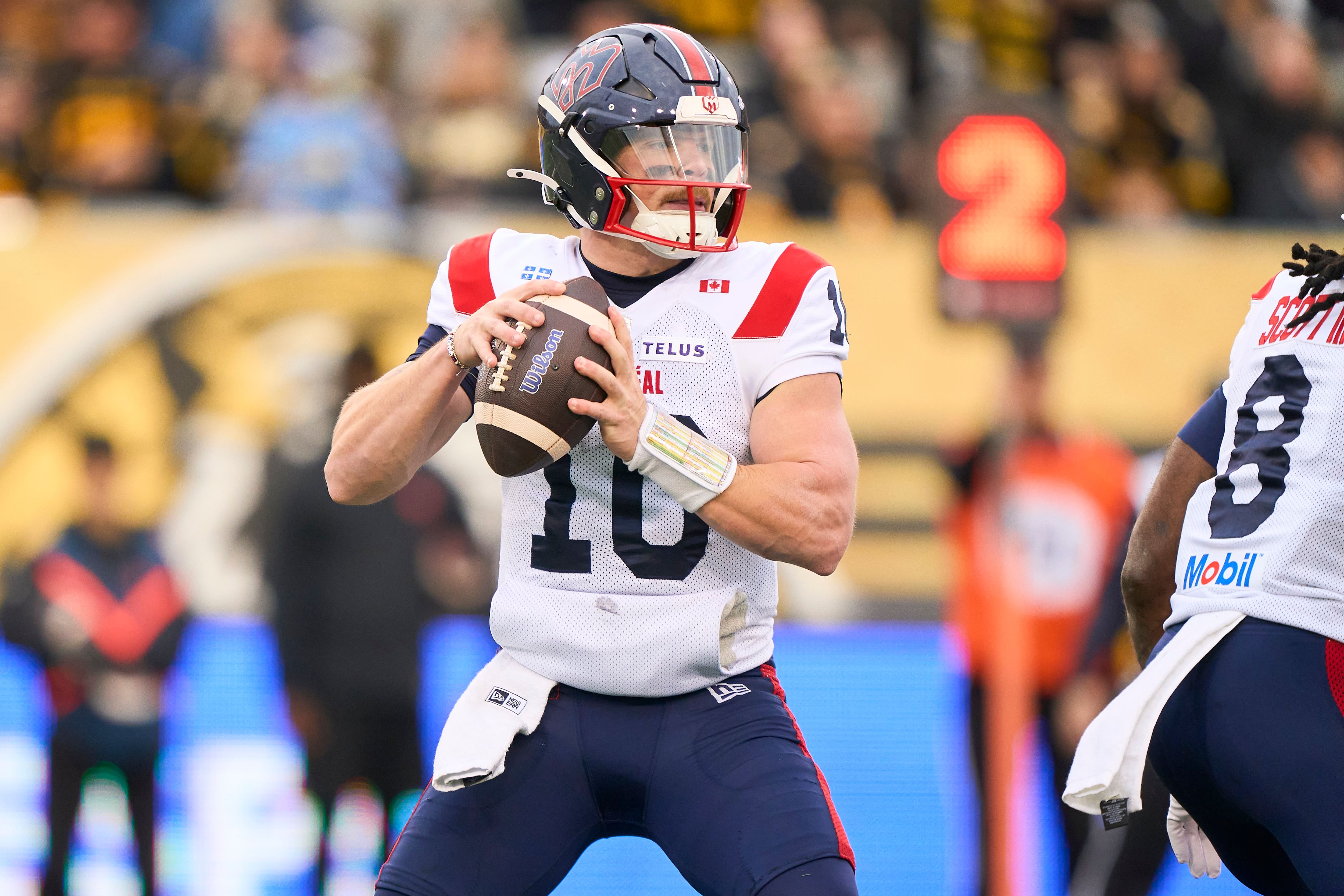 Davis Alexander, fier compétiteur sur le terrain de football, mais ...