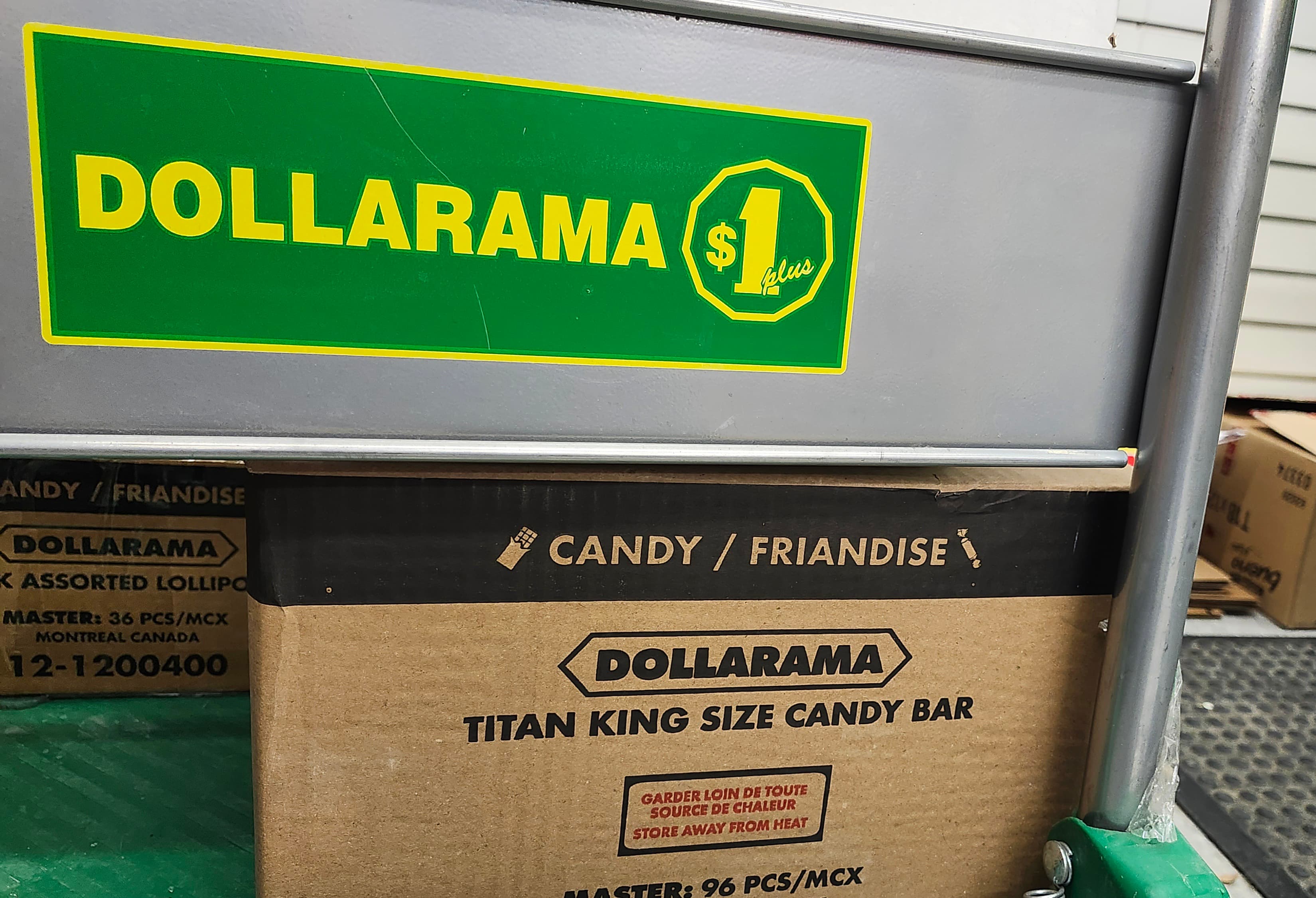 Dollarama de 30% à 50% moins cher que Walmart et Amazon | JDM
