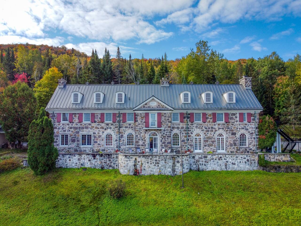 Manoir Davis et Manoir Maplewood : Authenticité et modernité | JDM