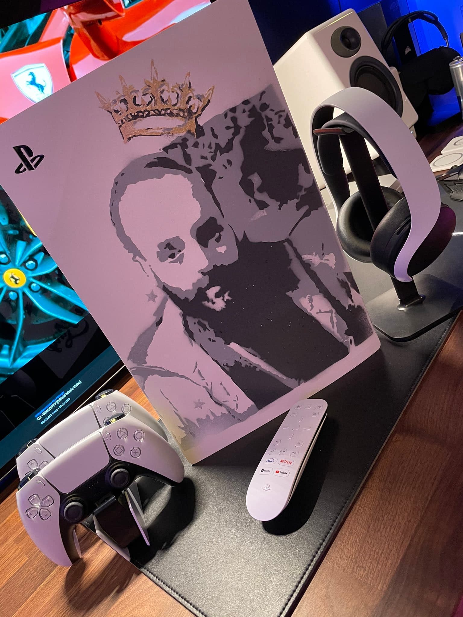 Ces consoles PS5 personnalisées sont plus cool que l'originale | Pèse ...