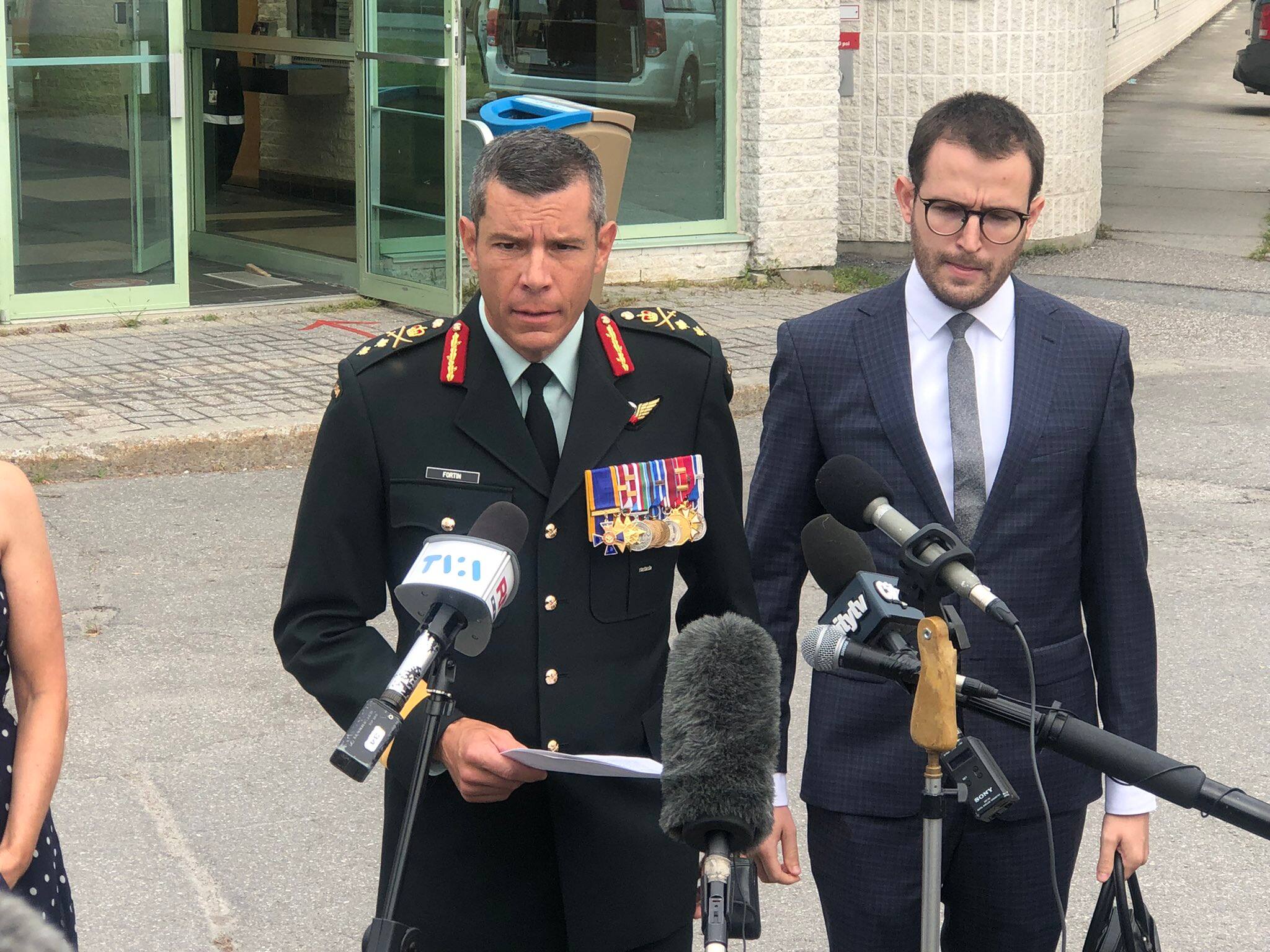 Agression sexuelle: le major-général Dany Fortin plaide non coupable | JDM