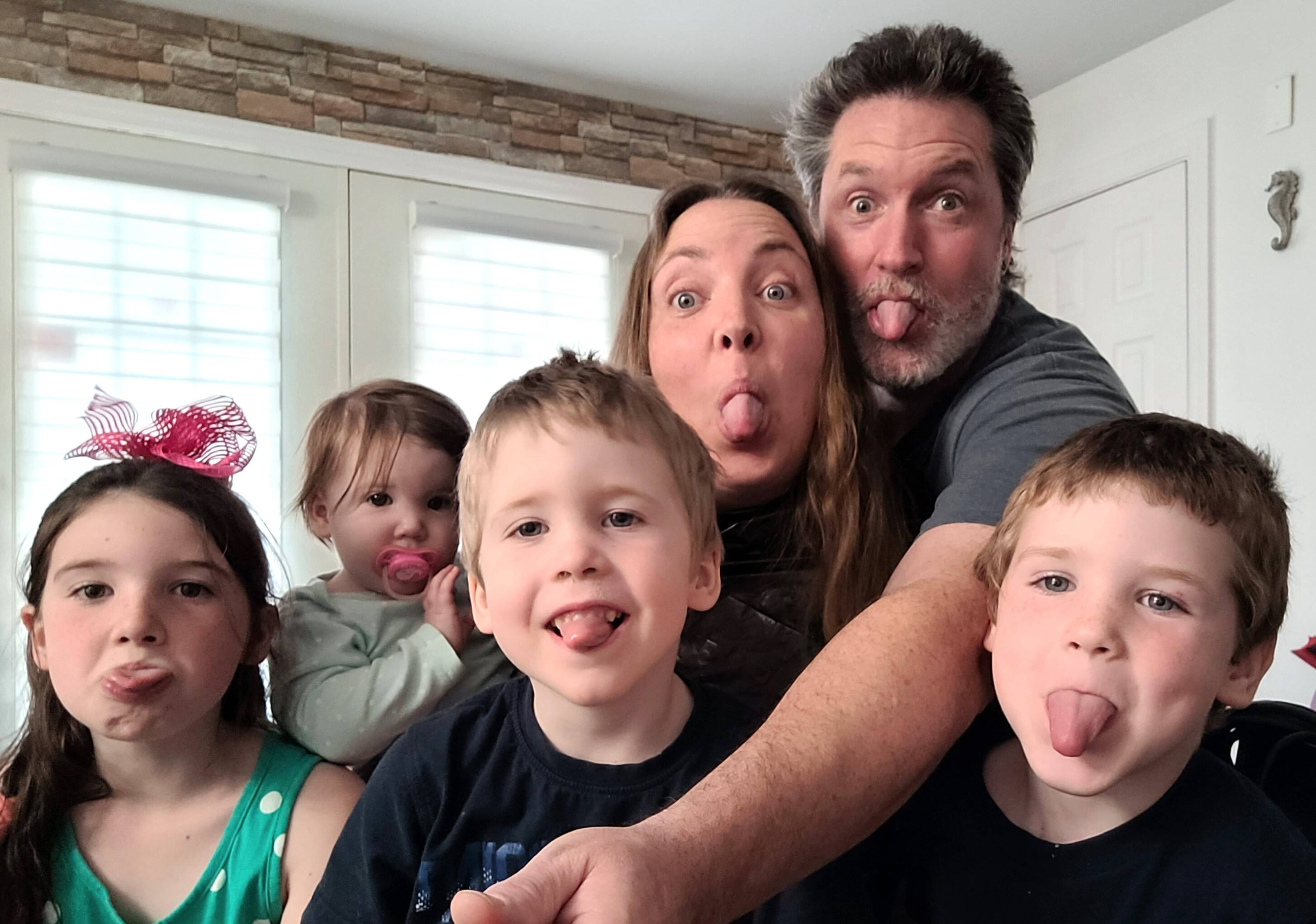 Parents de quatre enfants, ils sont tous les deux atteints d’un cancer ...