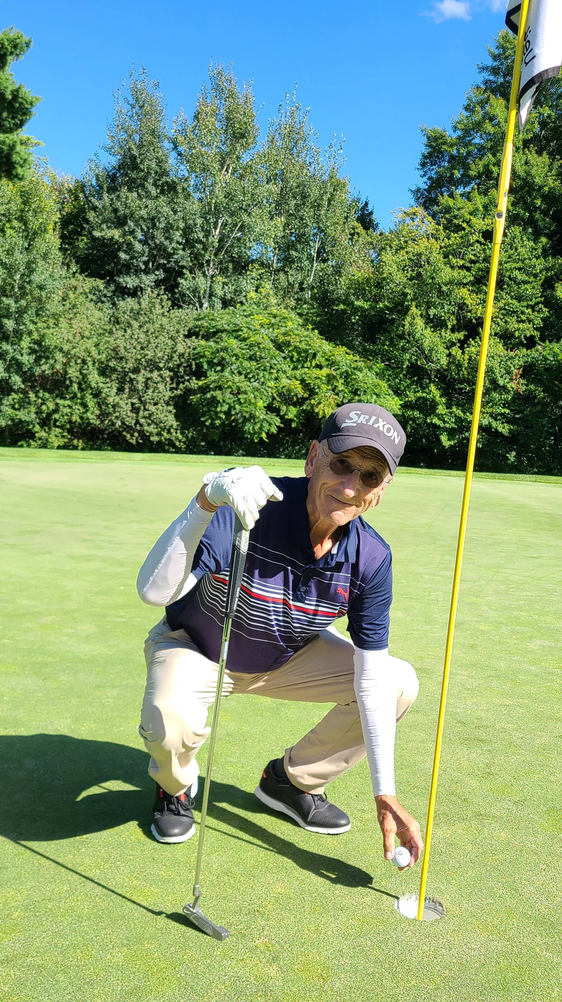 Exploit rarissime au golf: deux trous d’un coup dans le même quatuor ...