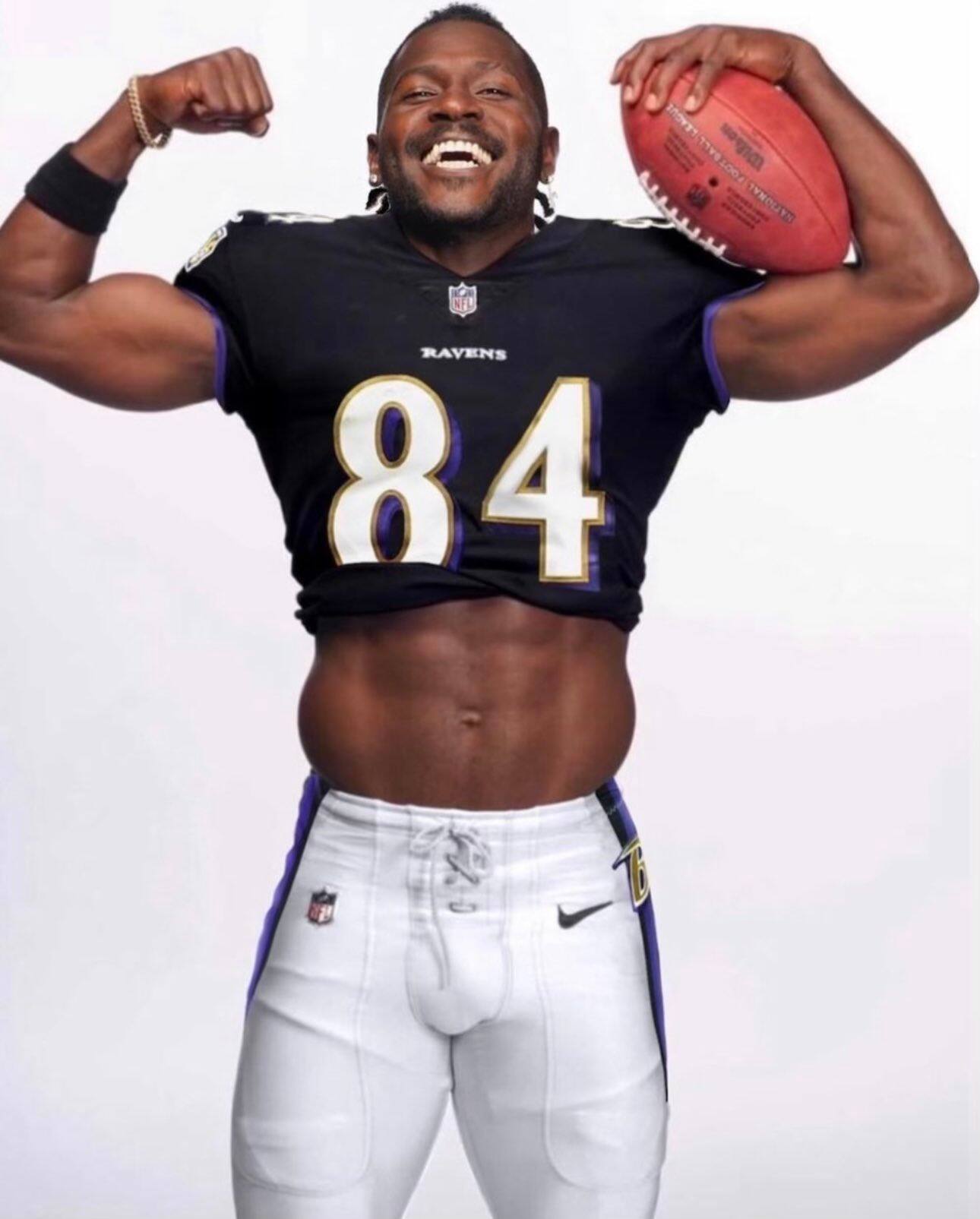 NFL: Antonio Brown avec les Ravens... sans leur consentement? - TVA Sports