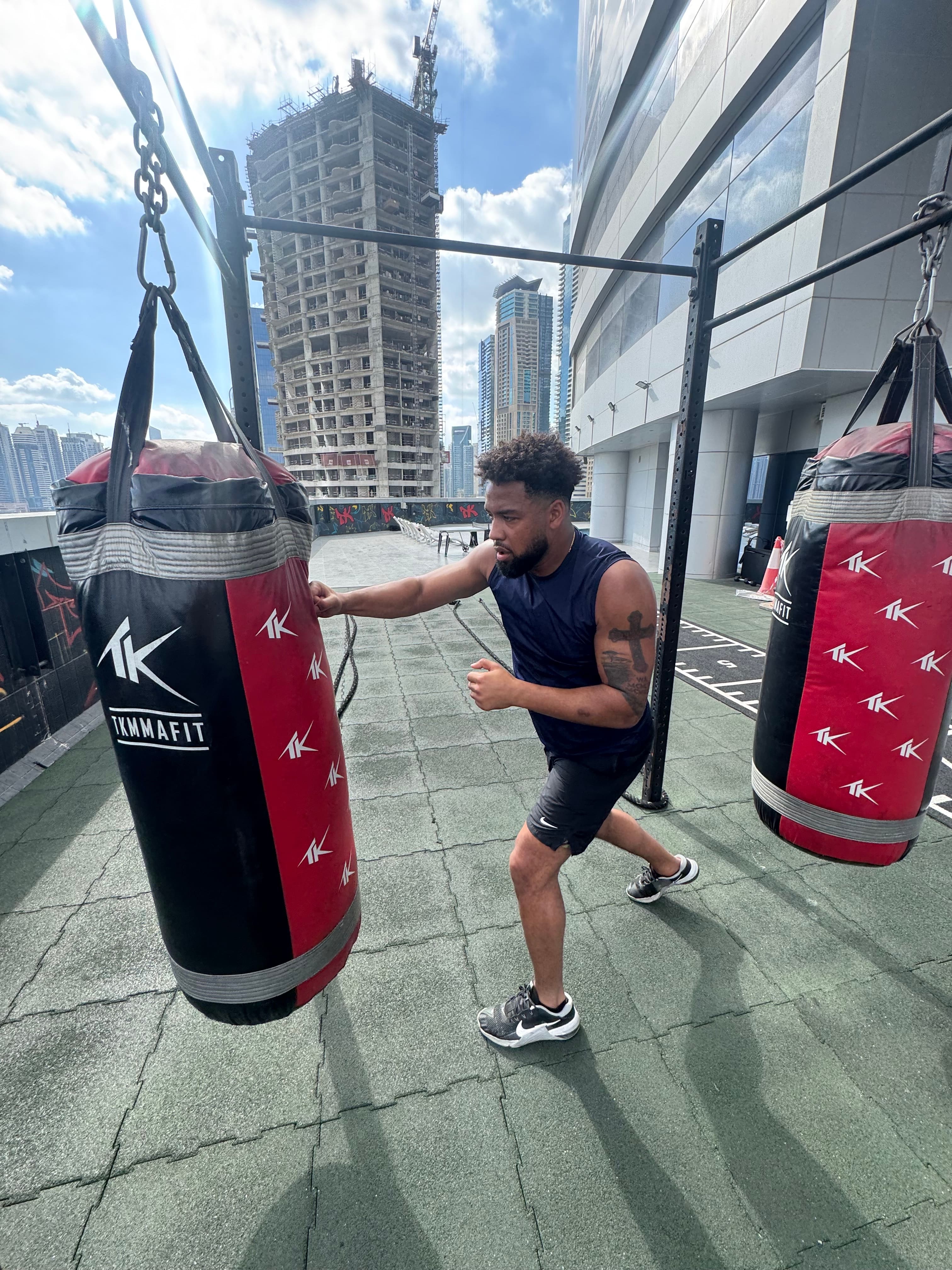 Geoffrey Cantin-Arku: um guerreiro quebequense se prepara para Dubai ...