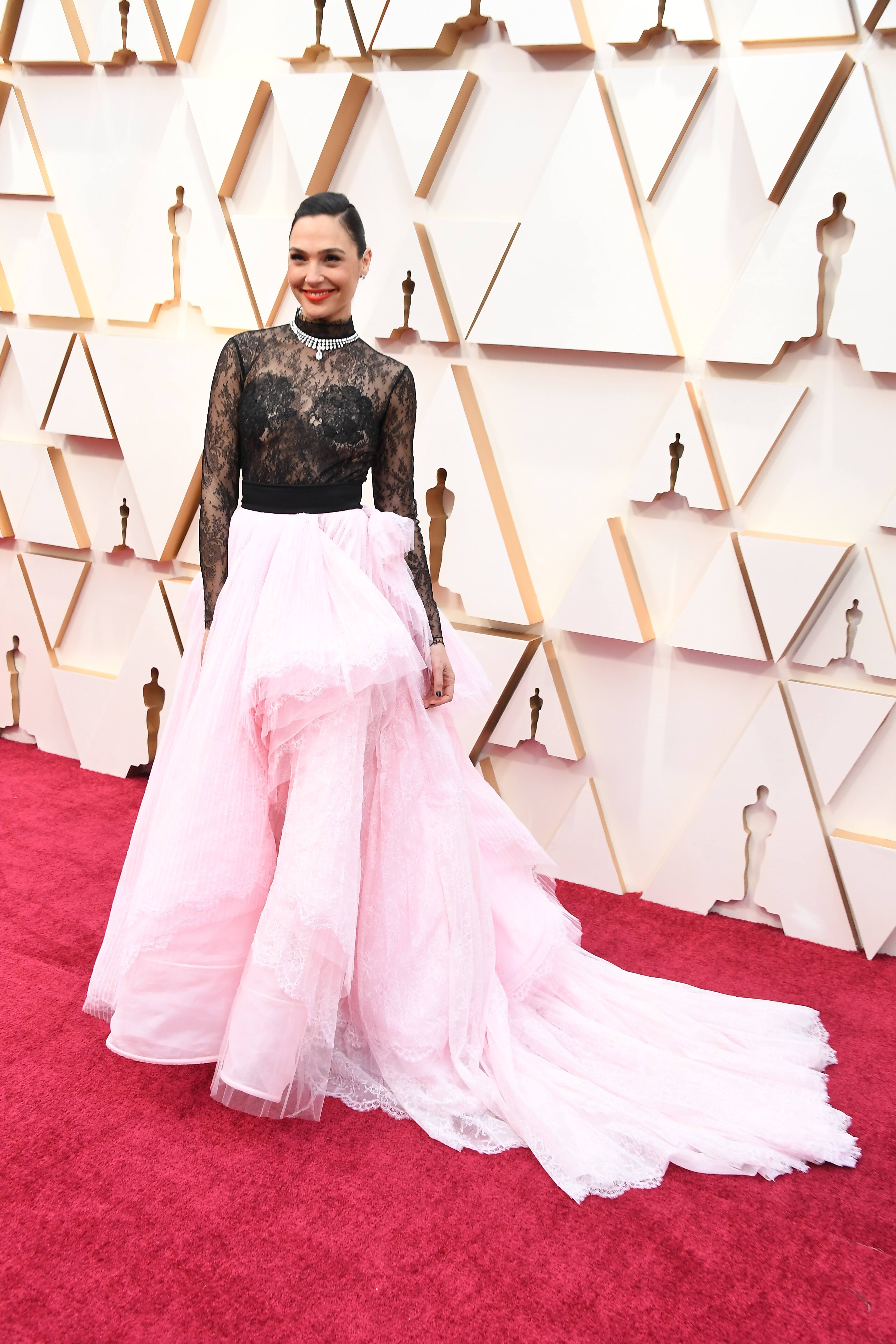 Oscars 2020: Voici tous les looks des vedettes sur le tapis rouge | 7 Jours