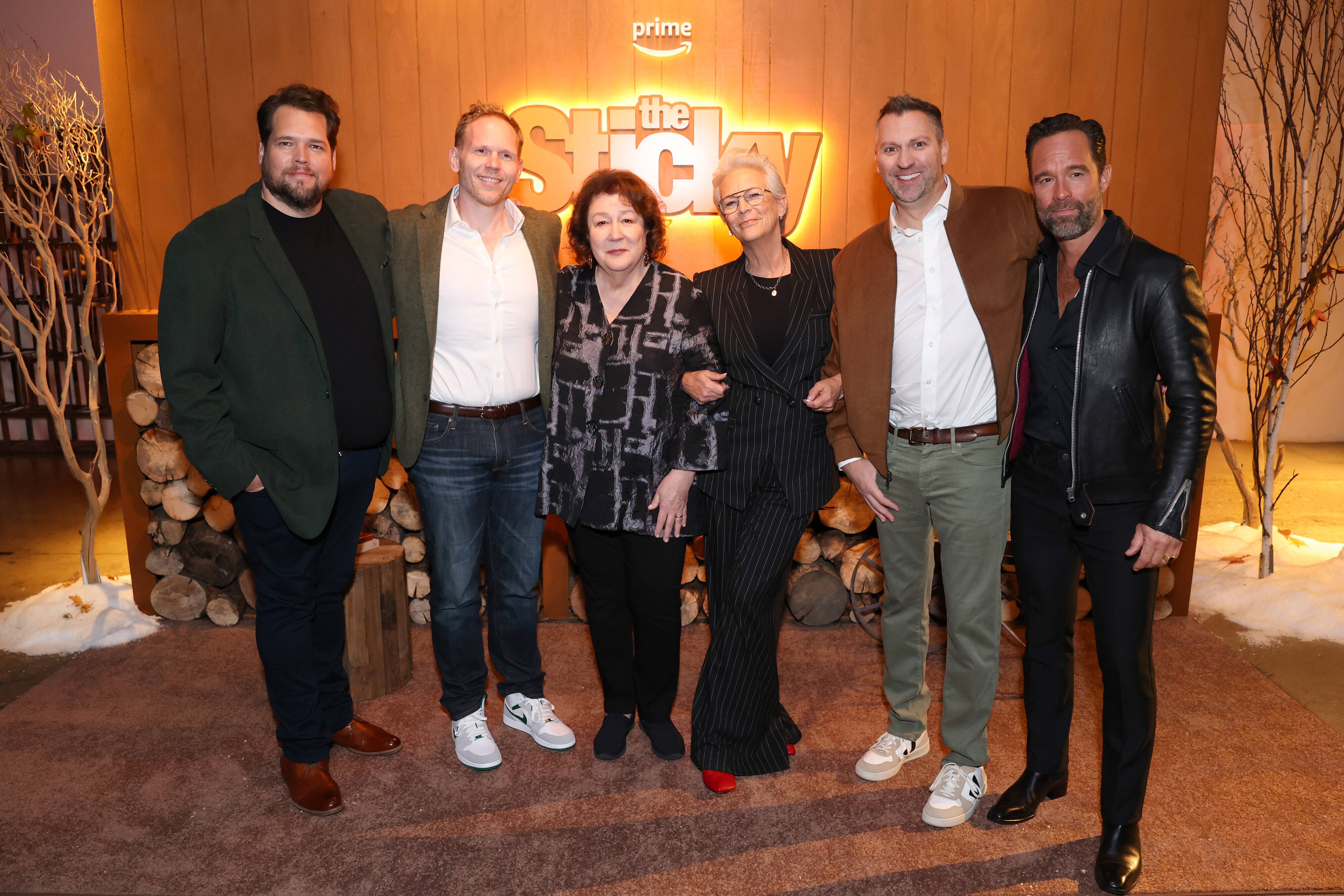 Guillaume Cyr prend la pose avec Jamie Lee Curtis sur le tapis rouge de ...